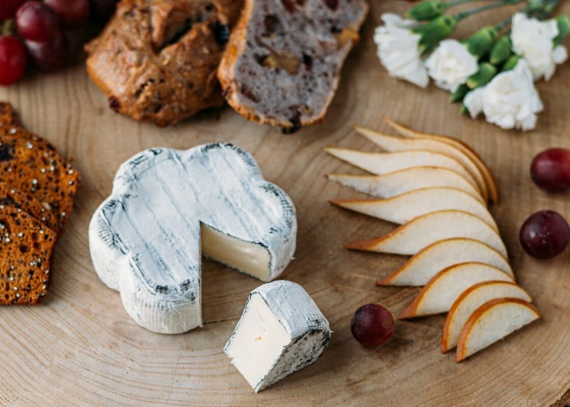 Cheese board for soft ripened cheese lovers — Cheese Lover Shop
